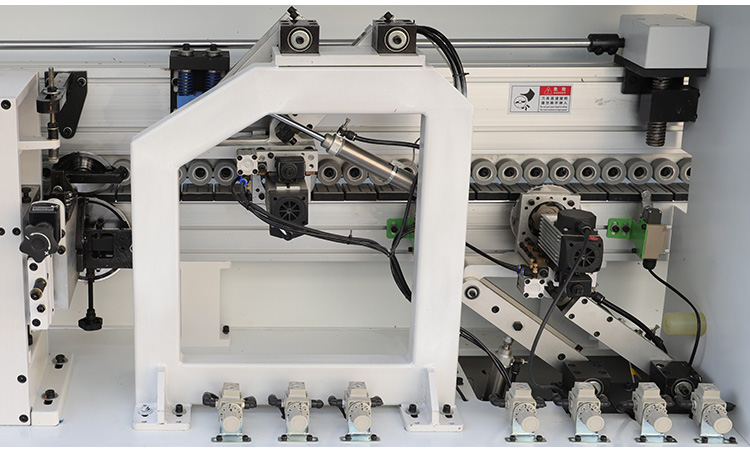 Máquina de bandagem de borda de PVC para porta de madeira - Igolden CNC